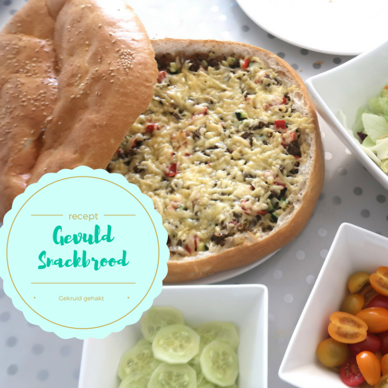 Snackbrood recept: Turks brood gevuld met gekruid gehakt - Kelly Caresse